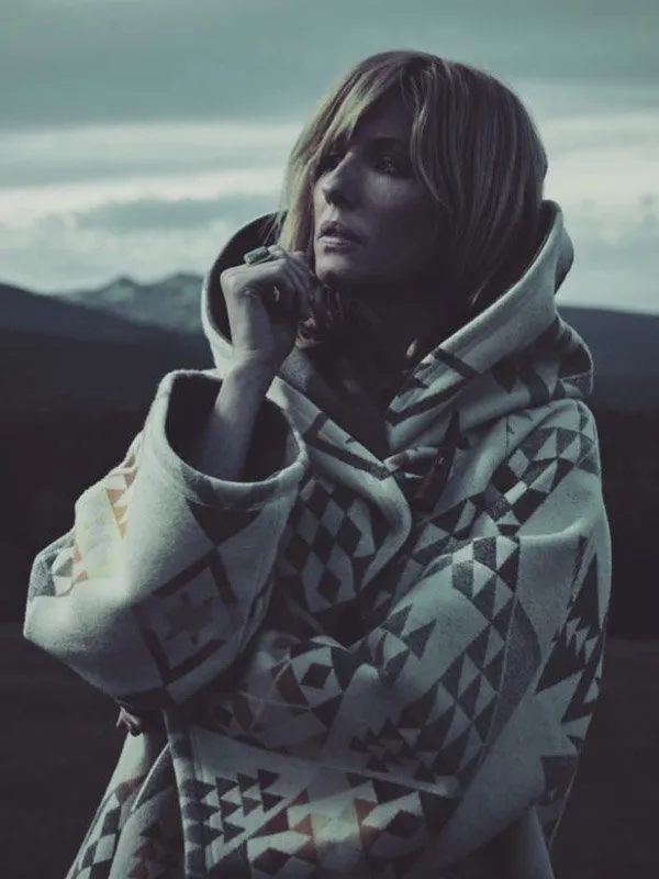 Yellowstone Kelly Reilly White Poncho Coat - Jacket Hub