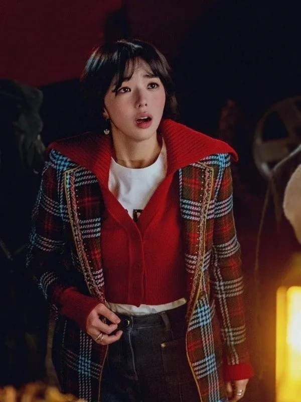 The Fabulous 2022 Pyo Ji-Eun Plaid Coat - Jacket Hub