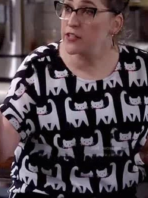 Call Me kat Season 3 Mayim Bialik Cat Print Top - Jacket Hub