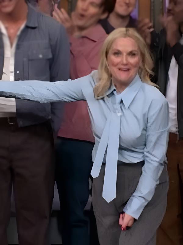 SNL S50 Amy Poehler Tie Detailed Striped Shirt - Jacket Hub